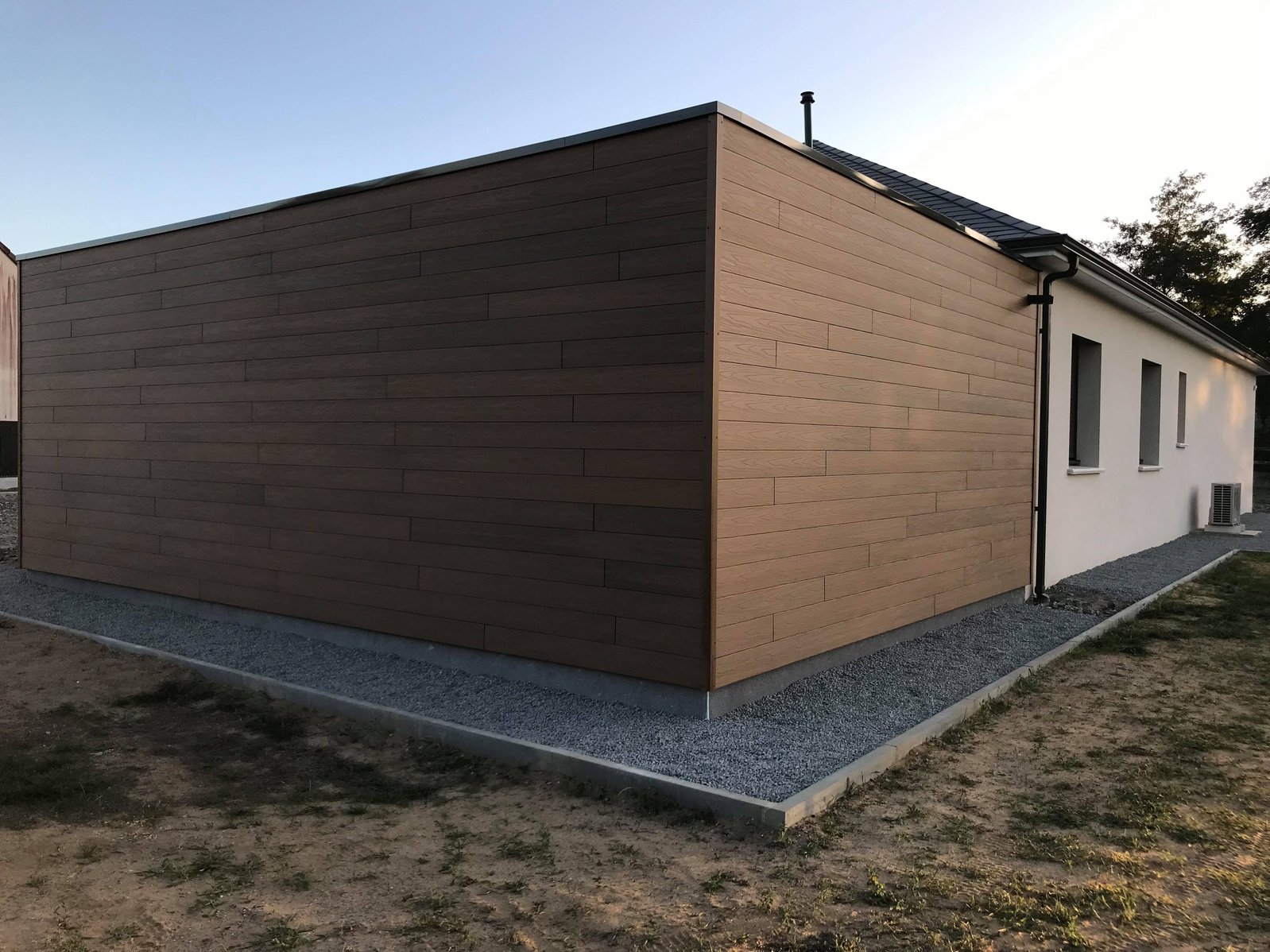 Sur quels types de mur s'applique un bardage composite